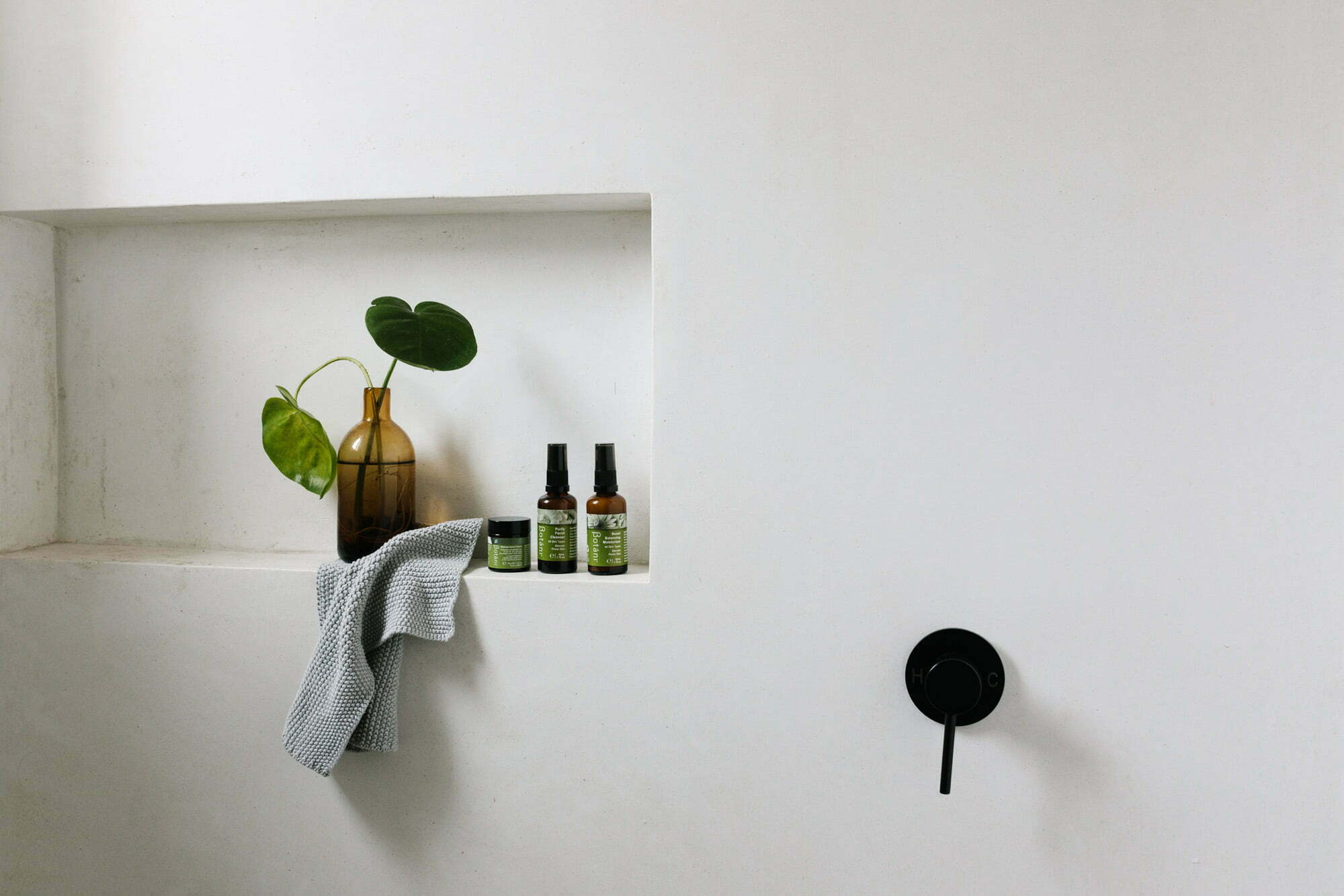 Conquer Sensitive Skin With Olive Skin Serum